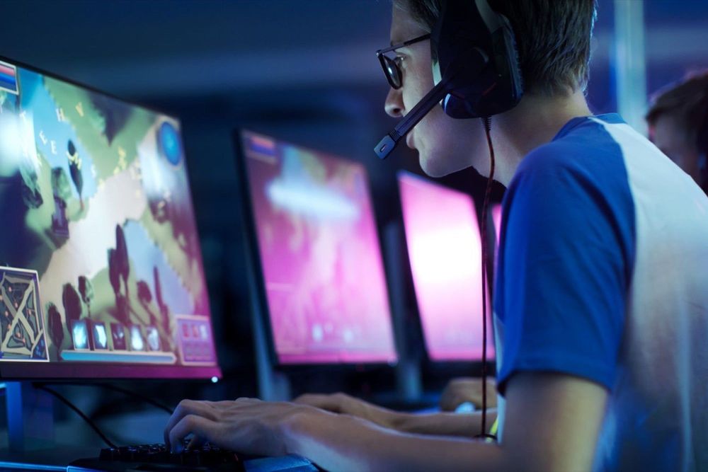How Online Games Help People Make Friends Around the World - Retro Game ...